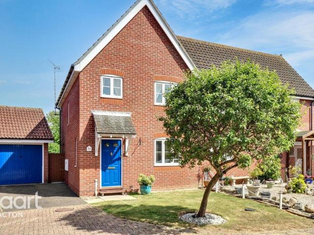 3 bedroom semi detached house for sale