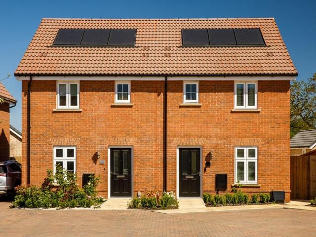 3 bedroom semi detached house for sale
