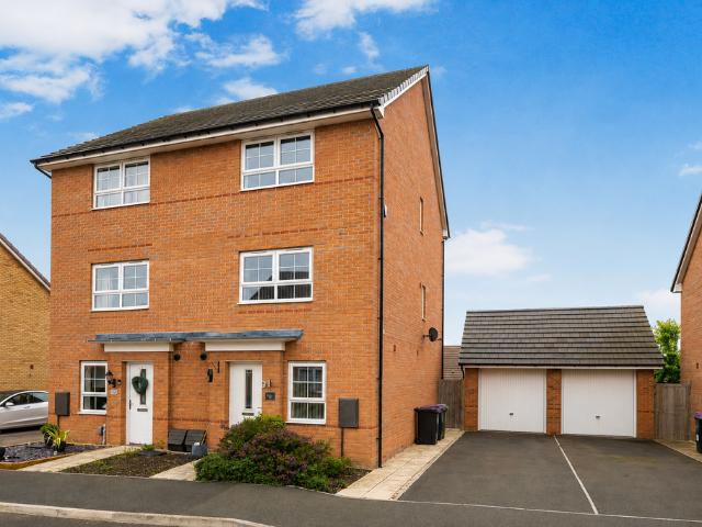 3 bedroom semi detached house for sale