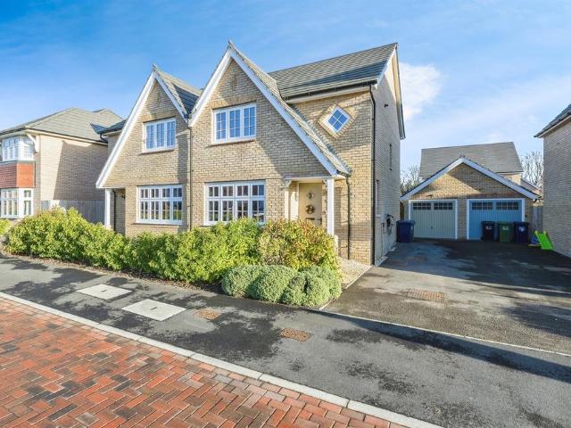3 bedroom semi detached house for sale