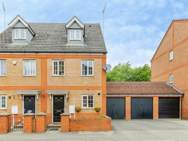 3 bedroom semi detached house for sale