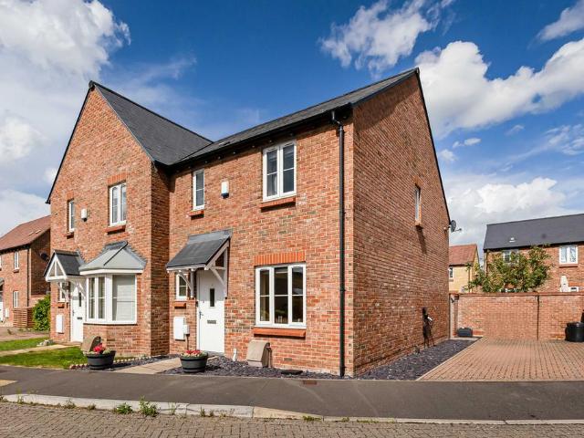 3 bedroom semi detached house for sale