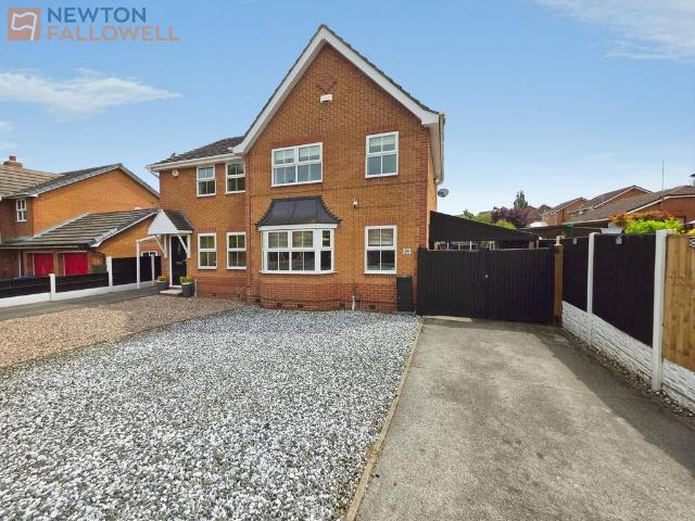 3 bedroom semi detached house for sale