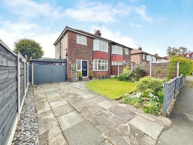3 bedroom semi detached house for sale