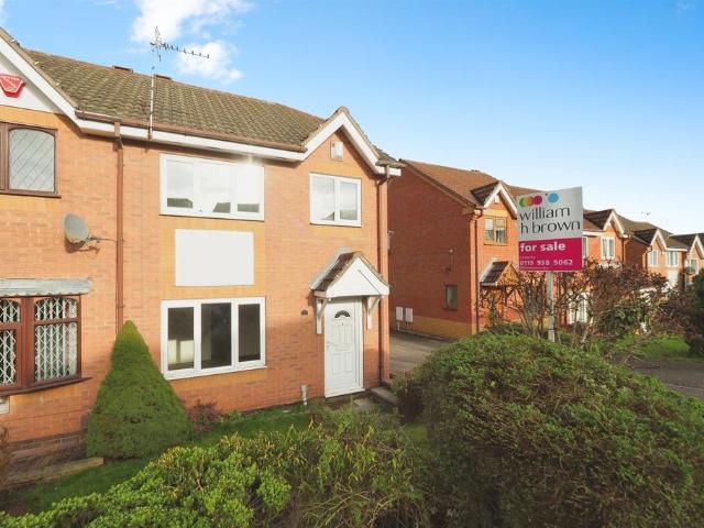 3 bedroom semi detached house for sale