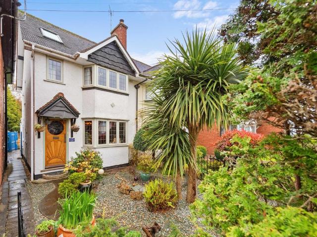 3 bedroom semi detached house for sale