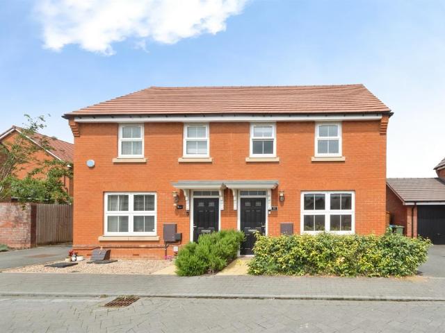 3 bedroom semi detached house for sale