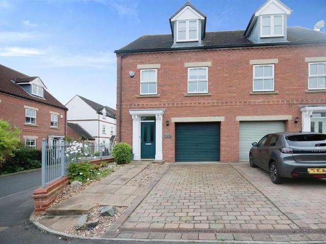 3 bedroom semi detached house for sale