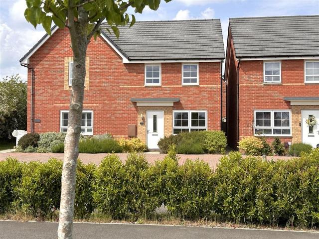 3 bedroom semi detached house for sale