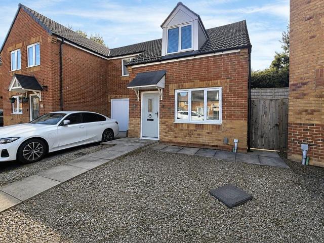 3 bedroom semi detached house for sale