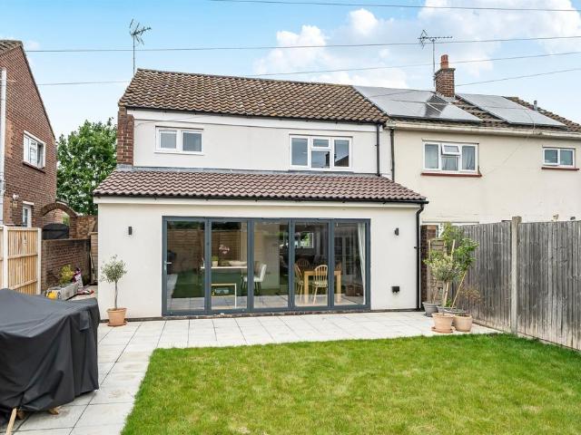 3 bedroom semi detached house for sale