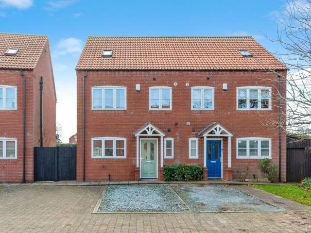 3 bedroom semi detached house for sale