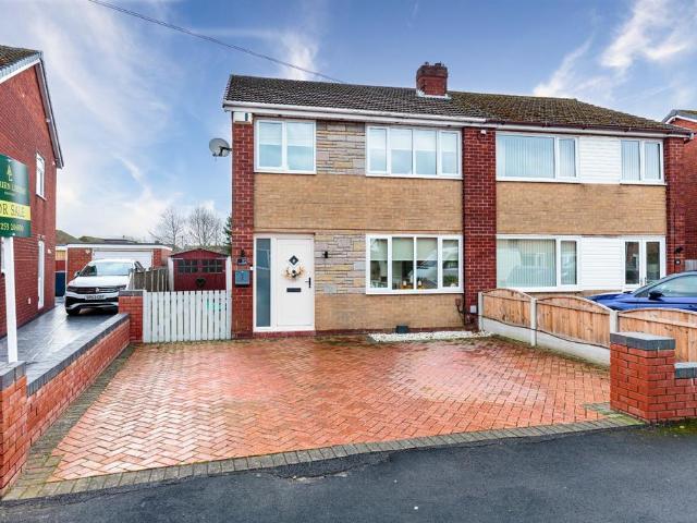 3 bedroom semi detached house for sale