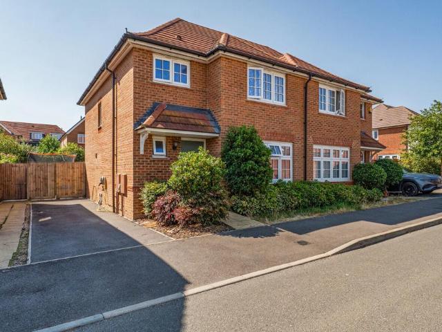 3 bedroom semi detached house for sale