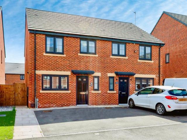 3 bedroom semi detached house for sale