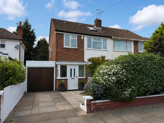 3 bedroom semi detached house for sale