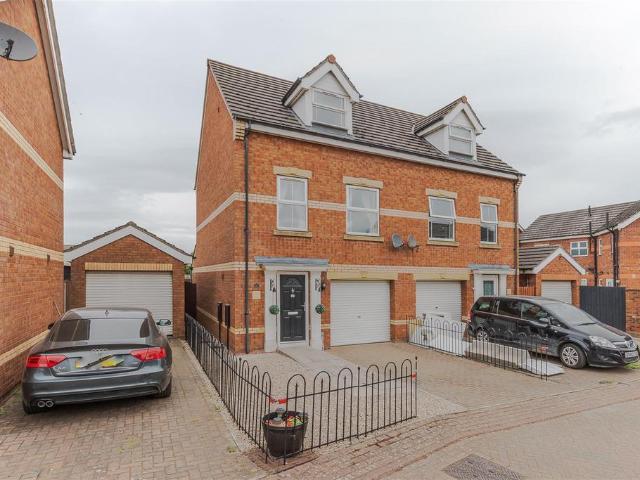 3 bedroom semi detached house for sale