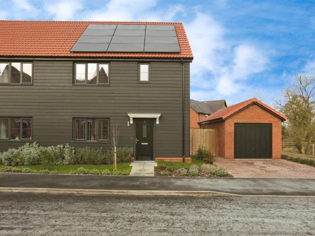 3 bedroom semi detached house for sale