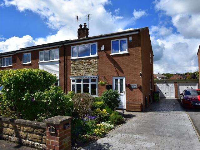 3 bedroom semi detached house for sale