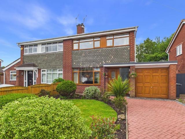 3 bedroom semi detached house for sale