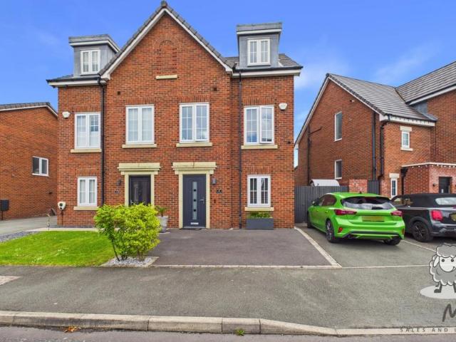 3 bedroom semi detached house for sale