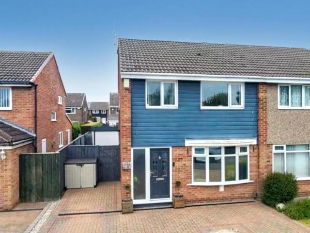 3 bedroom semi detached house for sale