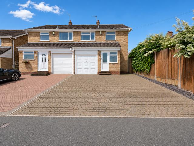 3 bedroom semi detached house for sale
