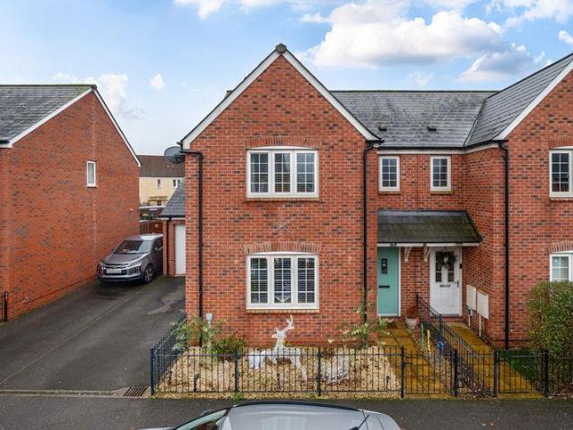 3 bedroom semi detached house for sale