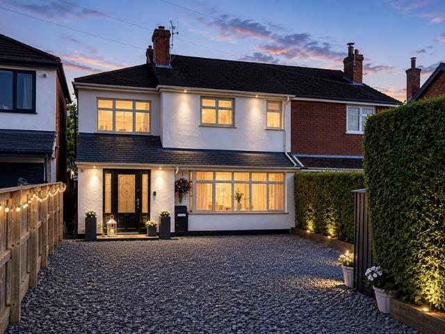 3 bedroom semi detached house for sale
