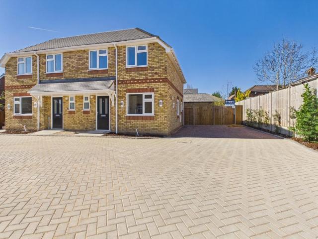 3 bedroom semi detached house for sale