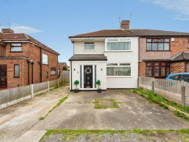 3 bedroom semi detached house for sale