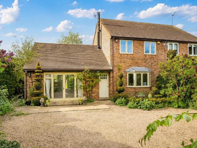 3 bedroom semi detached house for sale