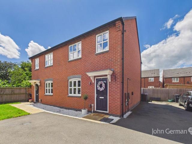 3 bedroom semi detached house for sale