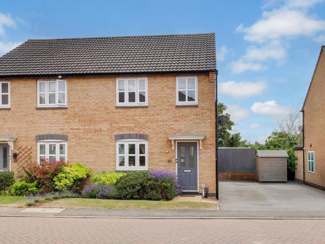 3 bedroom semi detached house for sale