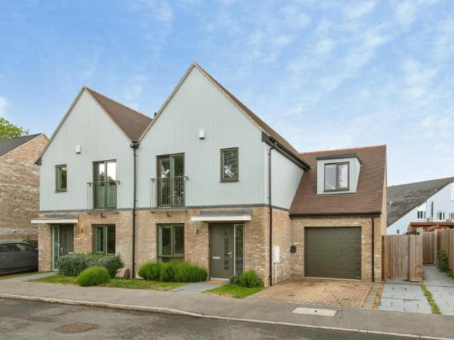 3 bedroom semi detached house for sale