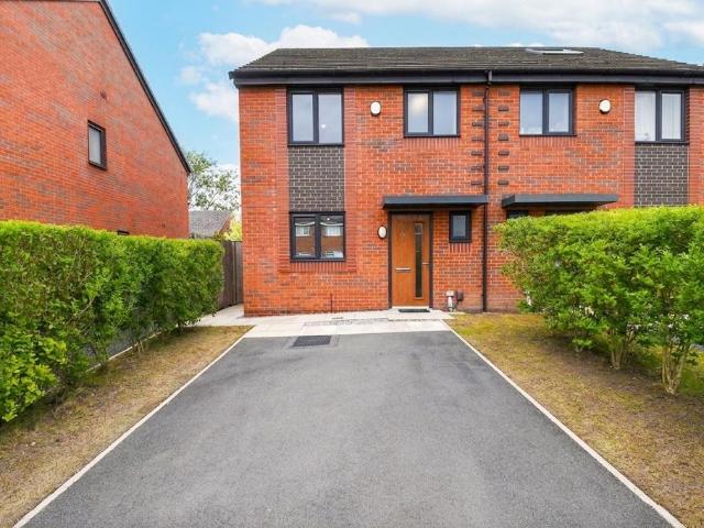 3 bedroom semi detached house for sale