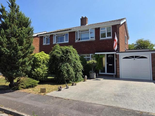 3 bedroom semi detached house for sale