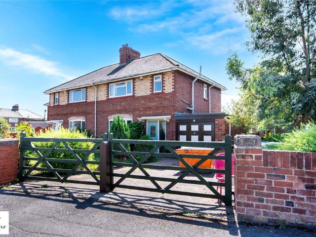 3 bedroom semi detached house for sale