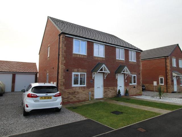 3 bedroom semi detached house for sale