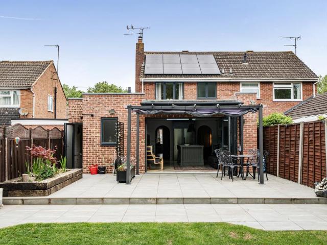 3 bedroom semi detached house for sale