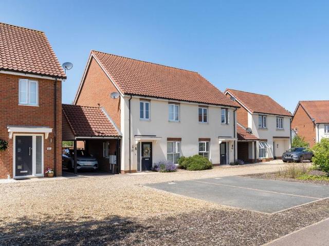3 bedroom semi detached house for sale