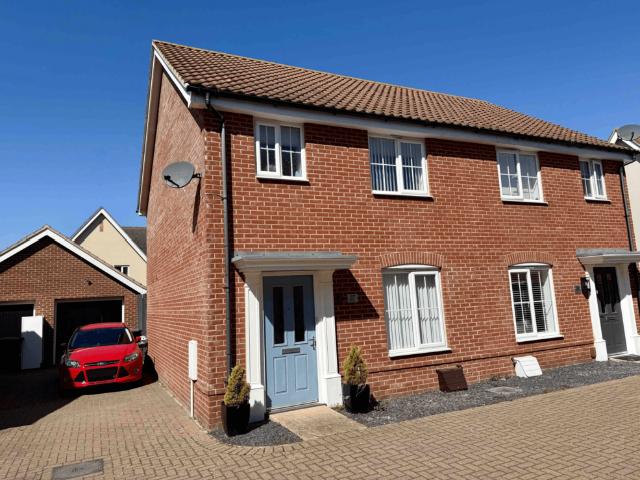 3 bedroom semi detached house for sale