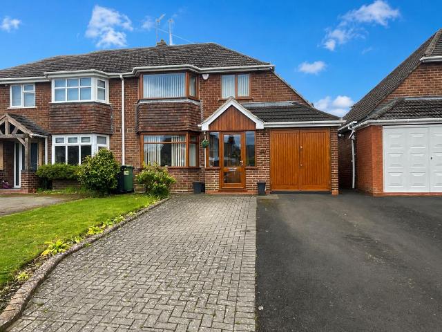 3 bedroom semi detached house for sale