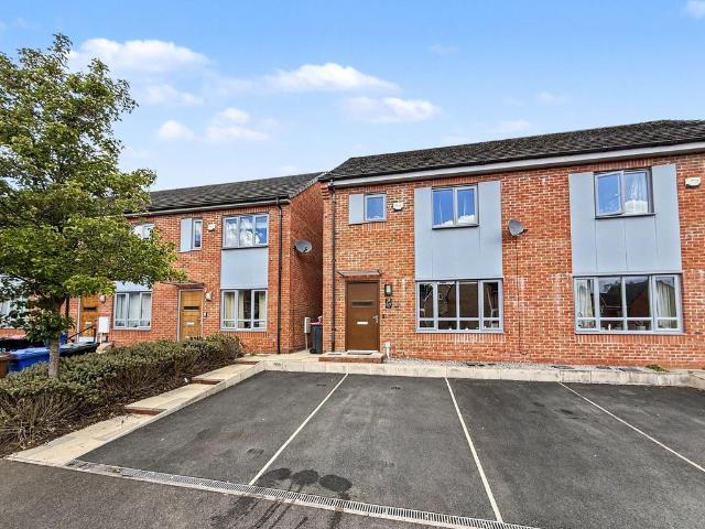 3 bedroom semi detached house for sale