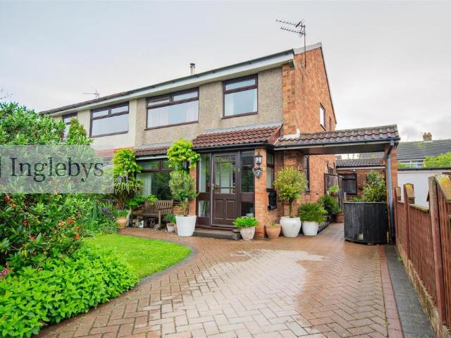 3 bedroom semi detached house for sale