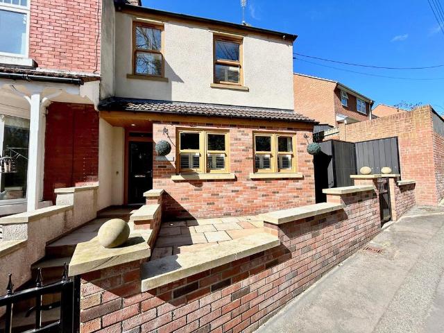 4 bedroom semi detached house for sale