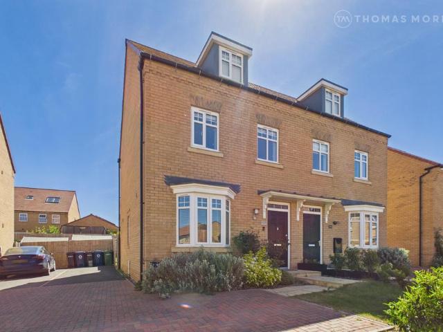 3 bedroom semi detached house for sale