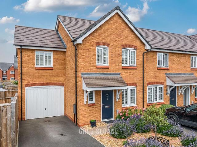 3 bedroom semi detached house for sale