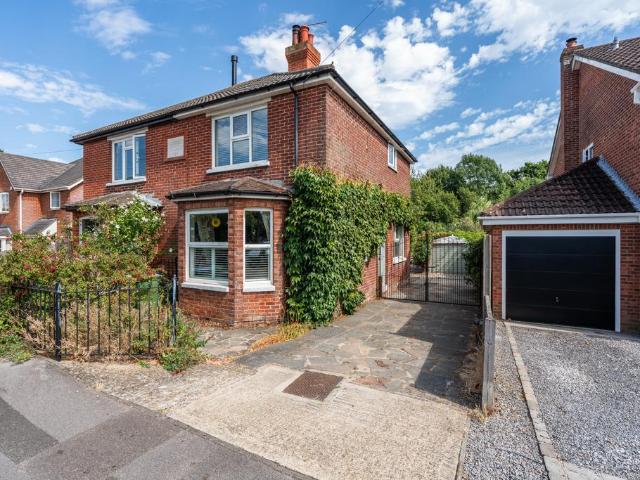 3 bedroom semi detached house for sale
