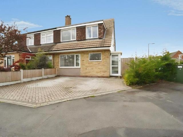 3 bedroom semi detached house for sale